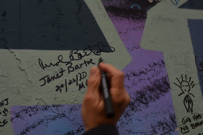 Falls road Murals Walking Tour with former prisoners - Practical Details and Logistics