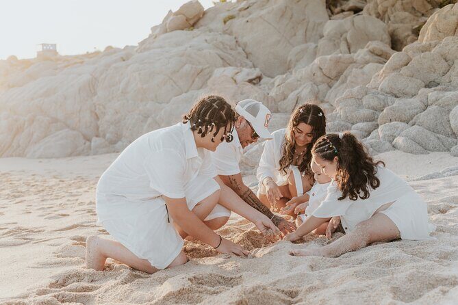 Family photo shoot on beach monuments - Why Choose a Family Photo Shoot in Cabo San Lucas?