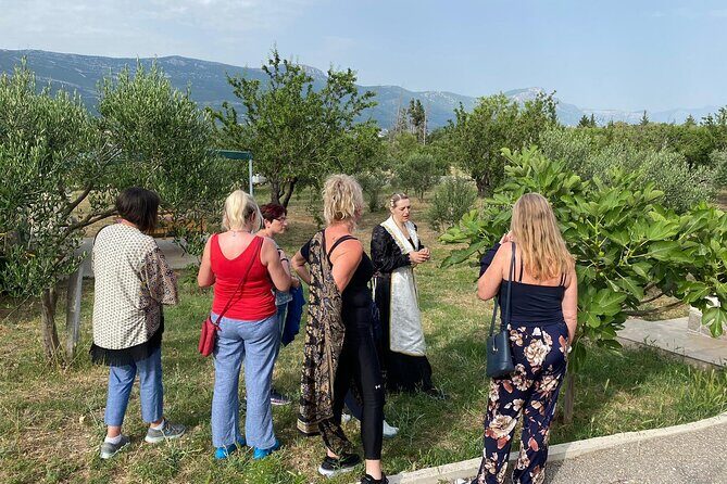 Family-run Vineyard Tour & Award Winning Wine Tasting/Delicacies - Who Would Love This Tour?