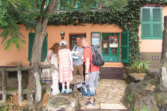Family Treasure Hunt in Montmartre - Exploring Montmartre with the Family