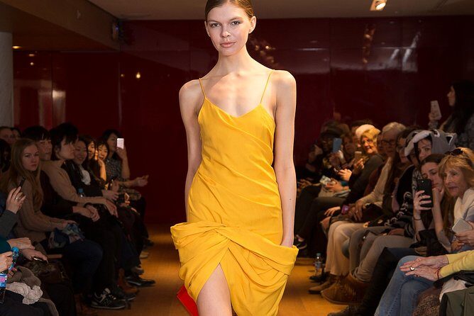 Fashion Show at Galeries Lafayette Paris - Accessibility and Group Size  