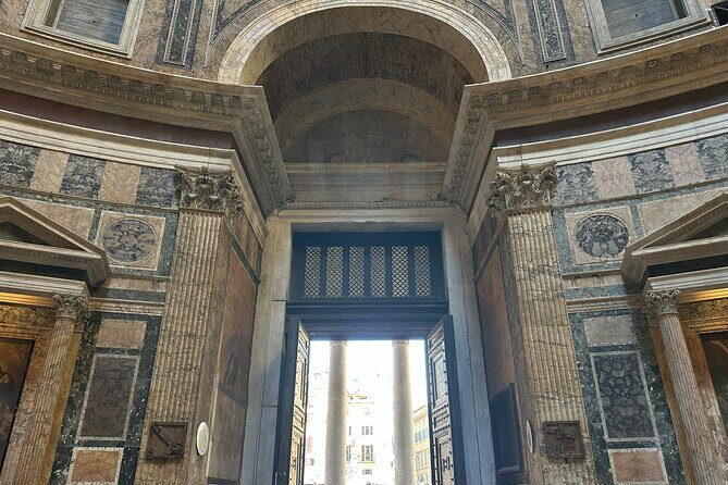 Fast Track Ticket in Pantheon (Rome) with Audio Guide - Stop 1: The Pantheon