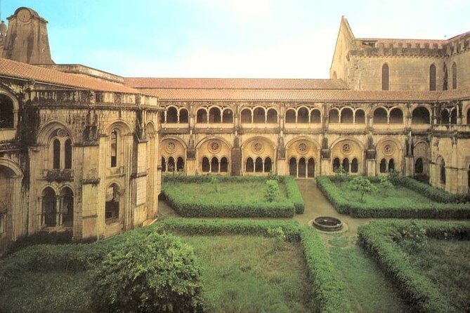 Fátima, Batalha, Alcobaça and Nazaré Private Tour - Analyzing the Itinerary in Detail