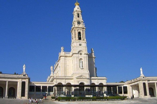 Fátima Batalha Nazaré and Óbidos Full Day Tour from Lisbon - Comfort and Flexibility