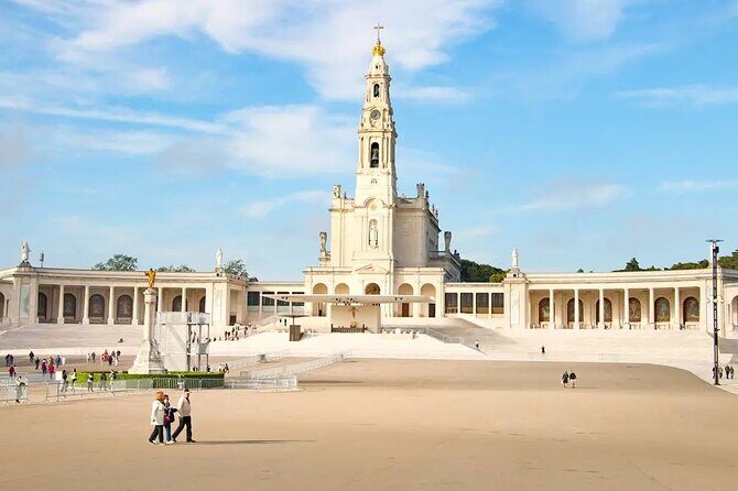 Fatima Sanctuary and Pastorinhos Village Private Tour From Porto - A Closer Look at the Fátima Private Tour from Porto