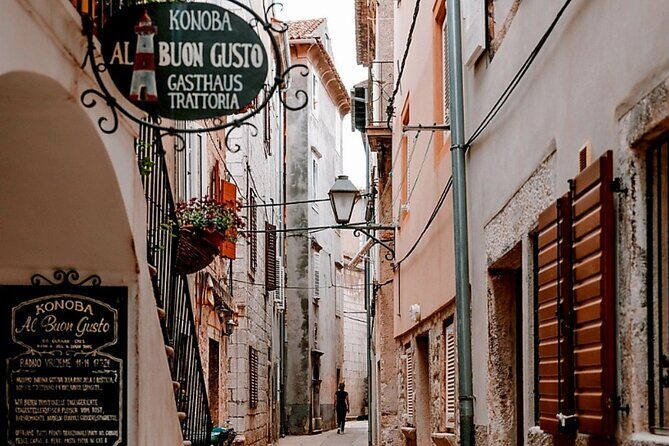 Fd boat-trip Medulin - Blue cave - Cres + lunch + dolphin search - The Itinerary in Detail