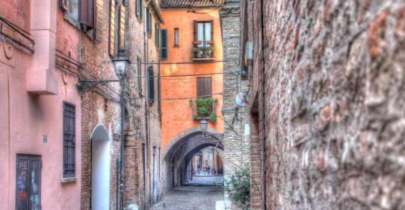 Ferrara: 2-Hour City Center Walking Tour - Authentic, Customizable Experience