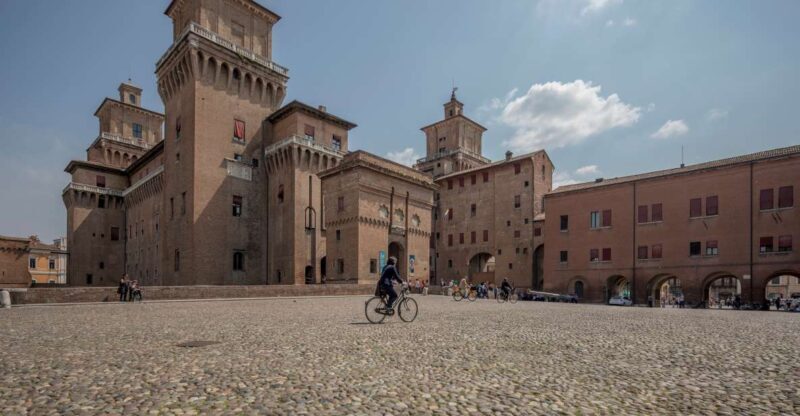 Ferrara: City Highlights Walking Tour with Local Guide - Key Points
