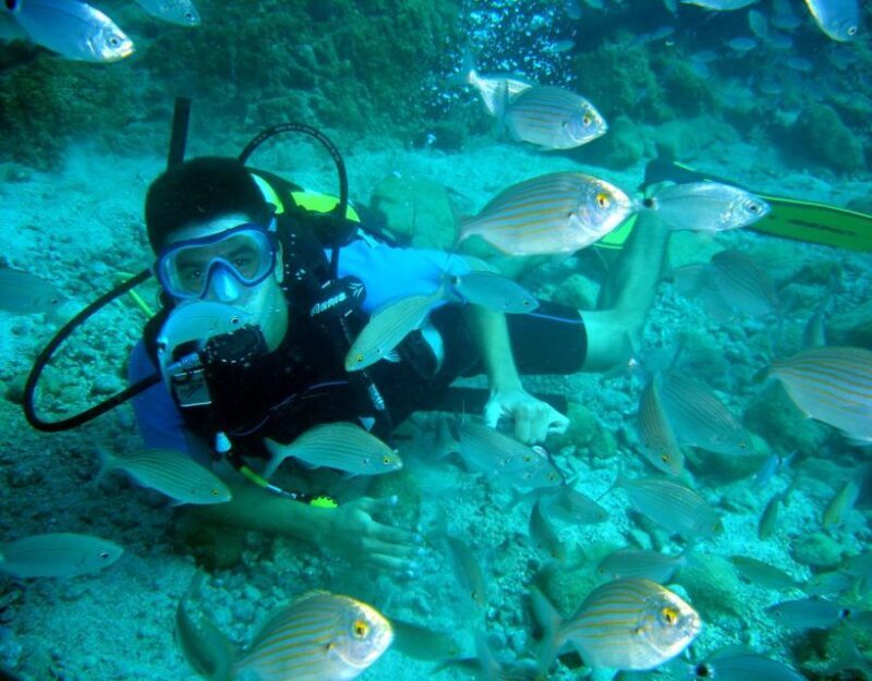 Fethiye: 2 Guided Scuba Dives with Lunch and Hotel Transfers - The Guides and Crew
