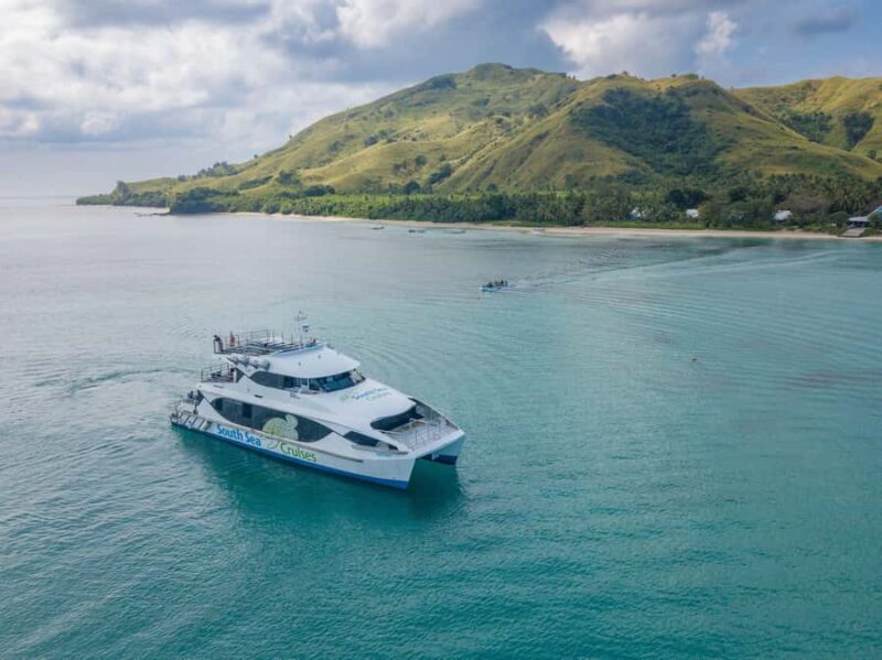 Fiji: Yasawa Islands Explorer Cruise with Lunch - Key Points