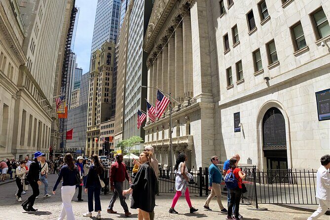 Financial District Walking Tour History, Culture, and Landmarks - Who Should Consider This Tour?