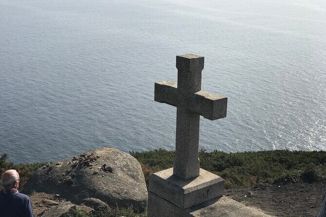 Finisterre Express : the route to the end of the world - The Sum Up