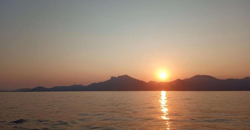 Firework Evening on a Maxi Catamaran from Saint Tropez - FAQ