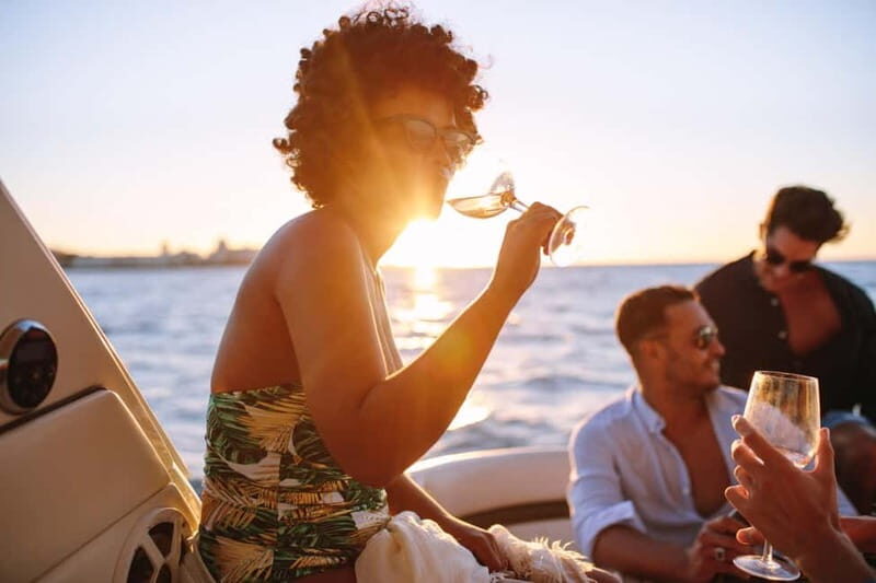 Fireworks Cruise with Drinks - Key Points