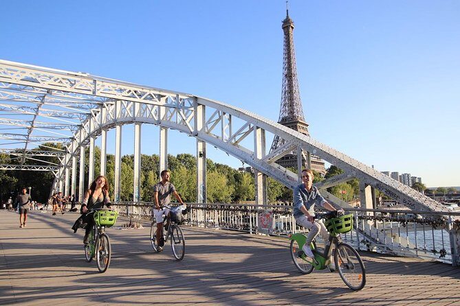 First Day Bike Tour, Top Sights, hidden gems, Wine&Cheese picnic - Exploring the Parisian Charm on Two Wheels: A Review of the First Day Bike Tour