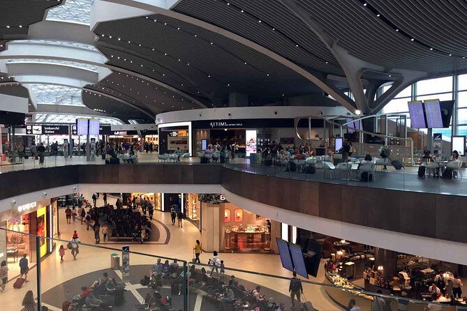 Fiumicino Airport private transfers with luxury Mercedes van - A Closer Look at the Experience