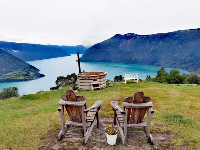 Flåm Flexible Tour with Stegastein, cruise and train include - Weather and Clothing Considerations  