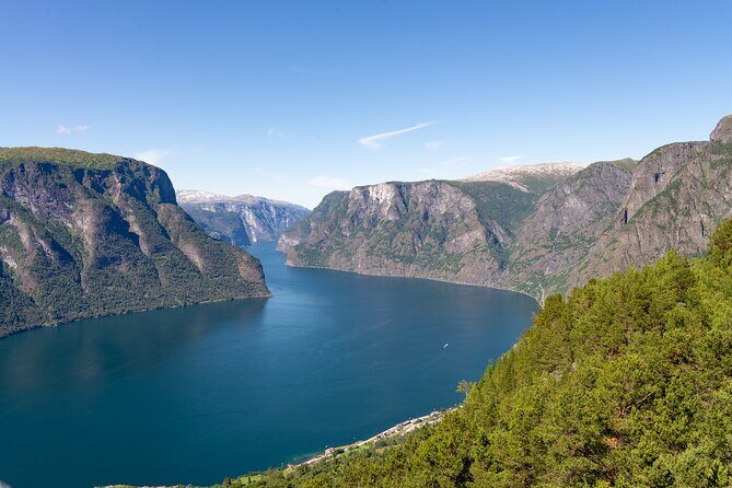 Flam: The Spectacular Stegastein Viewpoint Tour (Small Group) - Transportation and Group Size