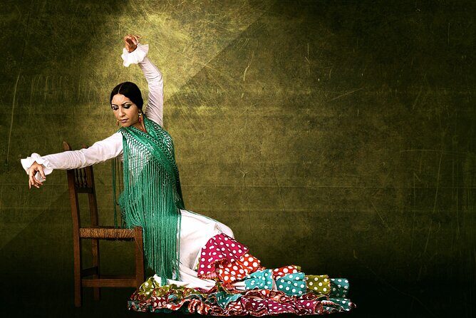 Flamenco show at the foot of the Giralda in Seville - Authenticity and Cultural Significance
