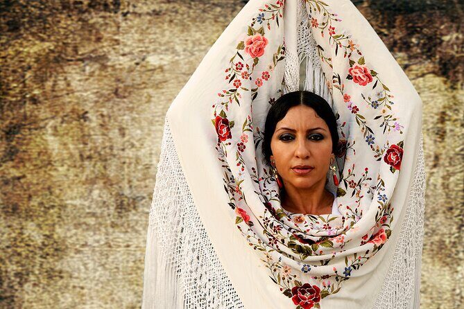 Flamenco show at the foot of the Giralda in Seville - The Review Spectrum: Expect Variability