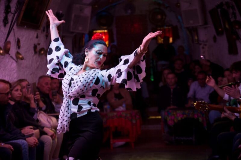 Flamenco Show: Zambra in Cuevas del Sacromonte - An In-Depth Look at the Zambra in Cuevas del Sacromonte