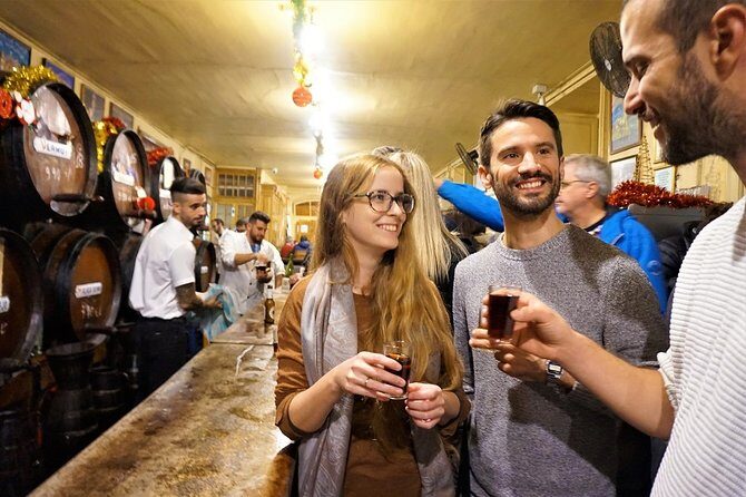 Flamenco, Tapas and Wine Tour: Best of Málaga in one Evening - Key Points