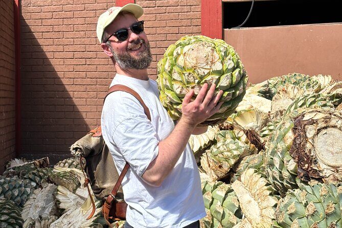 Flavors, colors and culture: Crafts, food and Mezcal EN Oaxaca - Key Points