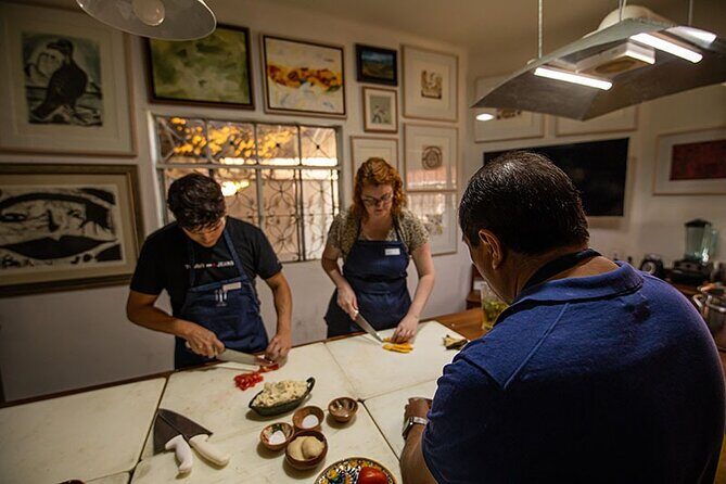 Flavors of Oaxaca: Cooking Class with No Set Menu and Local Market Tour - Who Is This Tour Best For?