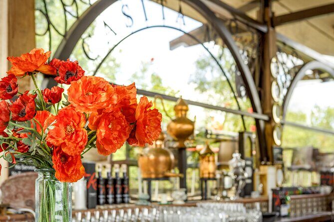 Flavours of Waiheke, wine, beer, spirits INCLUDES lunch - MAX 11 - Key Points