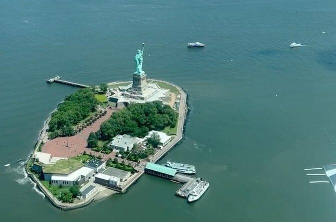 Flight Over New York City Hudson River - Key Points