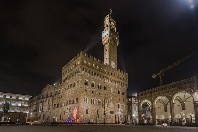 Florence By Night 2-hour Walking Experience - Guides and Commentary