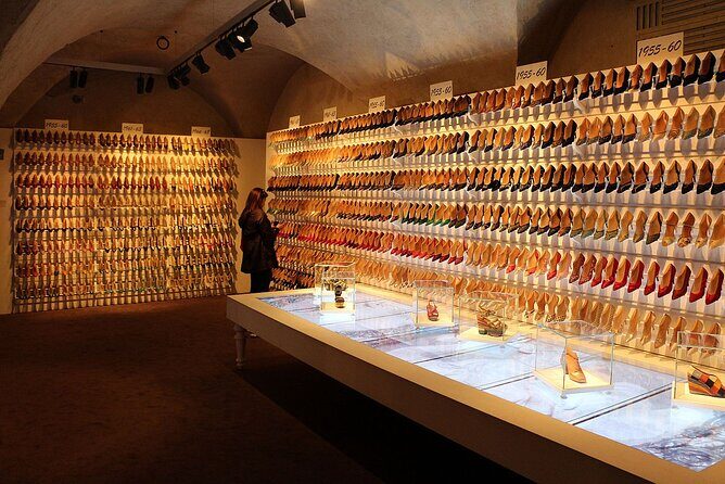 Florence Fashion Tour: Gucci, Ferragamo & the Officina Profumo - Key Points