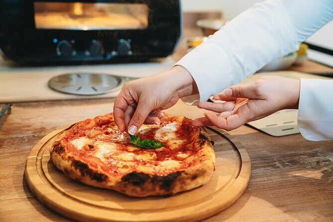 Florence Pizza & Tiramisù Cooking Class: Small Group Experience - Key Points