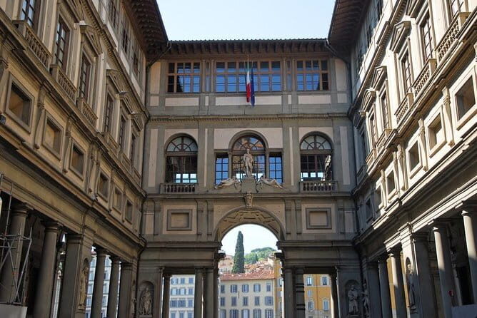 Florence Uffizi Gallery monolingual Small Group Tour - Key Points