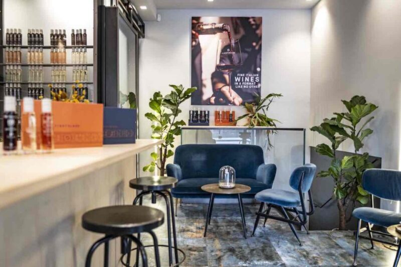 Florence: Wine-tasting Experience in Front of Ponte Vecchio - Key Points