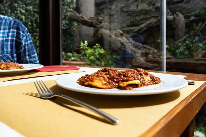 Florences Ultimate Food Tour: Full Tuscan Meal by Do Eat Better - What Makes This Tour Stand Out?