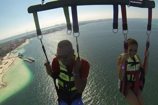 Fly Above Cancun Bay: Parasailing Experience - An In-depth Look at the Parasailing Experience