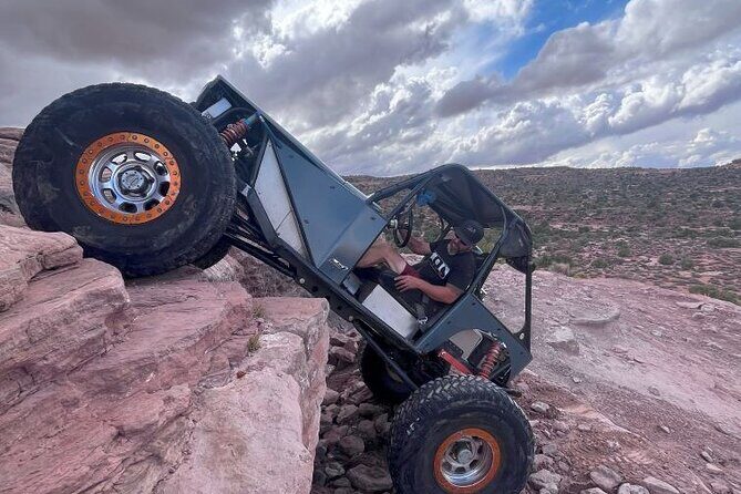 Follow Along and Ride Along Off Road Jeep Tours in Moab Utah - What to Expect on the Tour