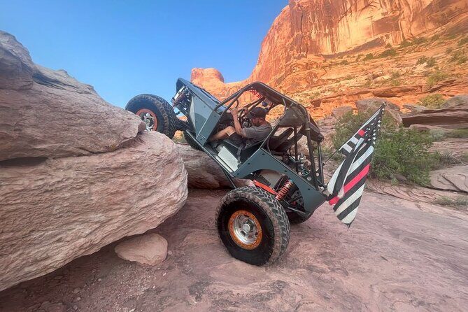 Follow Along and Ride Along Off Road Jeep Tours in Moab Utah - Meeting Points & Logistics