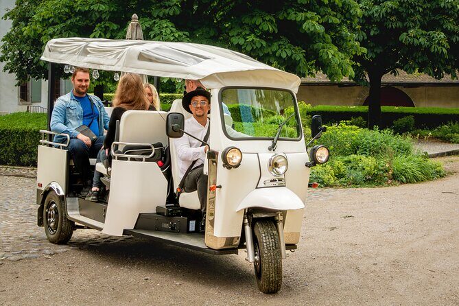 Fondue and wine private Tuk Tuk tour in Geneva - Key Points