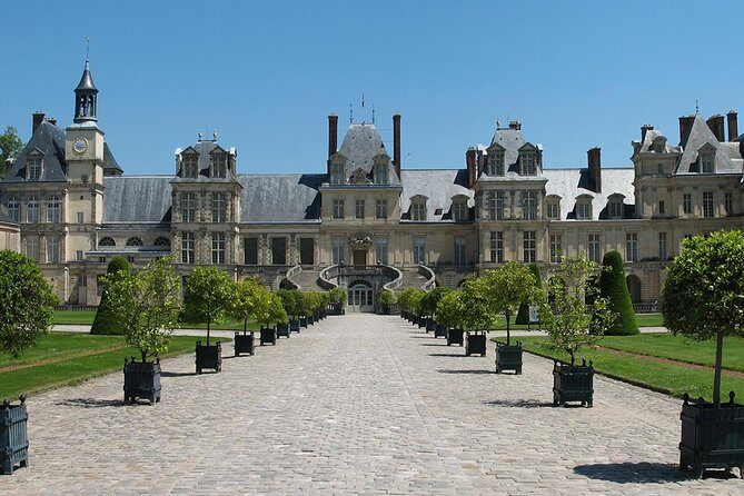Fontainebleau & Barbizon Half Day Guided Tour from Paris + Entry - Key Points  