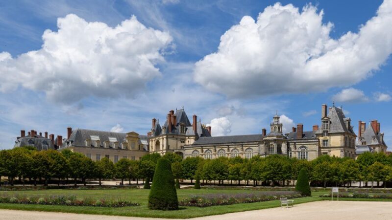 Fontainebleau: Palace Private Guided Tour with Ticket - Walking Through the Grand Apartments