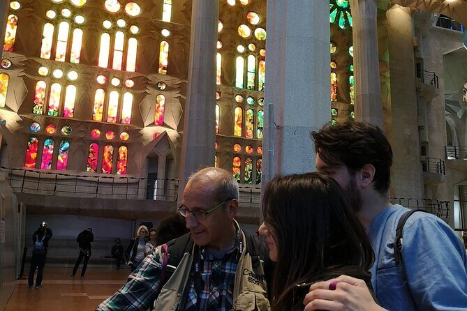 Food & Drink Tasting Private Tour & Sagrada Familia Skip the Line - Who should consider this tour?