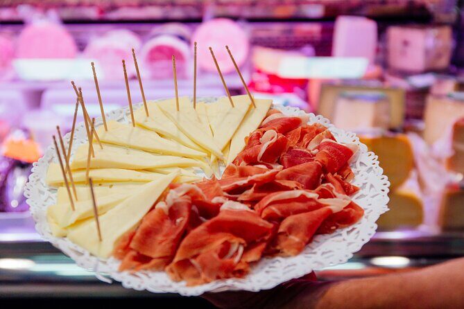 Food Tasting Walking Tour in Palma with a Local - The Experience in Detail: What to Expect