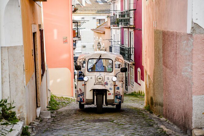 Food & Wine Lisbon Tour with Local Guide in Private Eco Tuk Tuk - Key Points