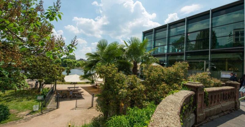 Frankfurt: Guided walk between palm trees and skyline - Key Points