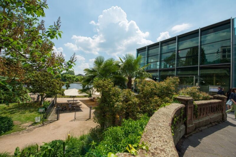 Frankfurt: Guided walk between palm trees and skyline - Suitable for Who?