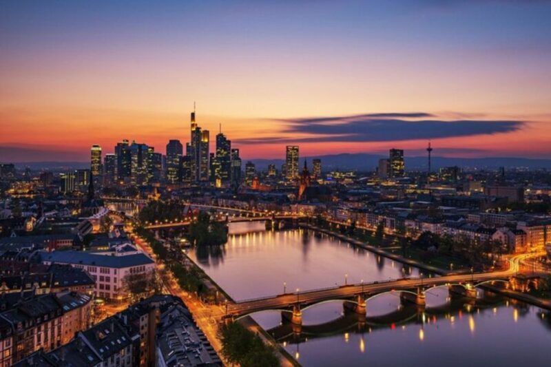 Frankfurt: Private custom tour with a local guide - Key Points