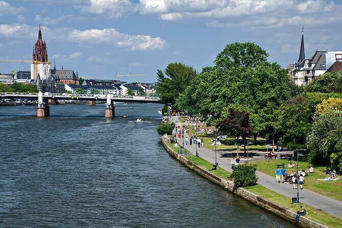 Frankfurt Scavenger Hunt and Highlights Self Guided Audio Tour - Who Is This Tour Best For?