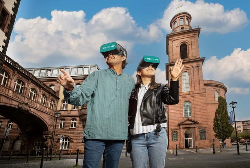 Frankfurt: Walking Tour - discover the city with VR glasses - Key Points